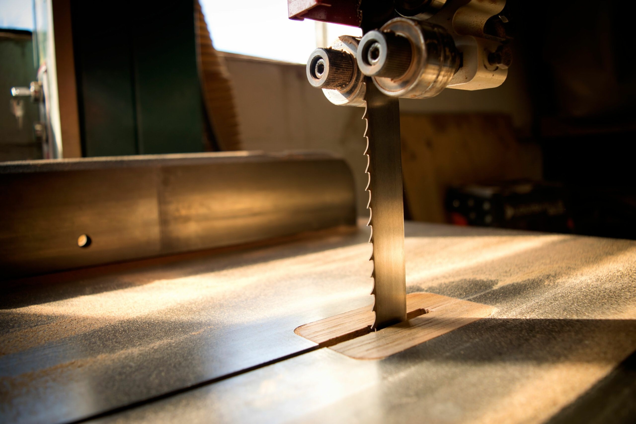 Can a Band Saw Cut Curves- Expert Answer